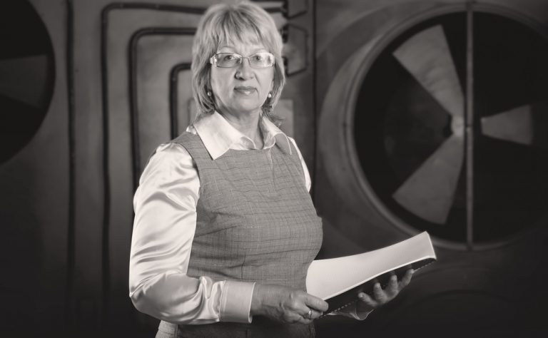 Female Physicists in History - Women in History KWC™